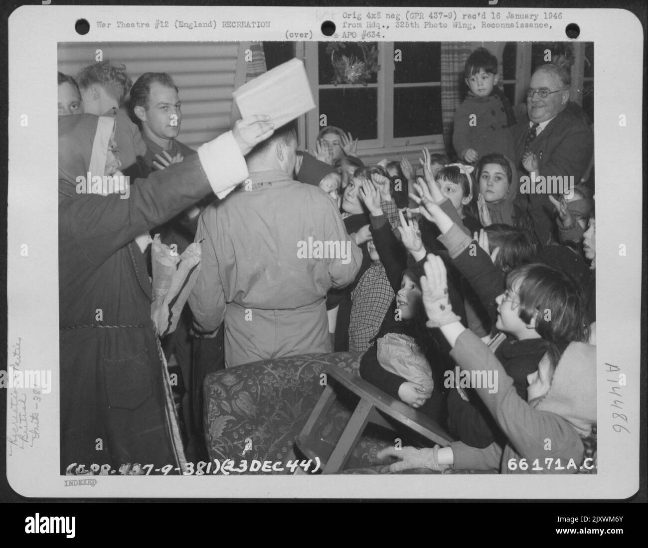 British Children Are Guests Of Honor At The 381St Bomb Group Christmas ...