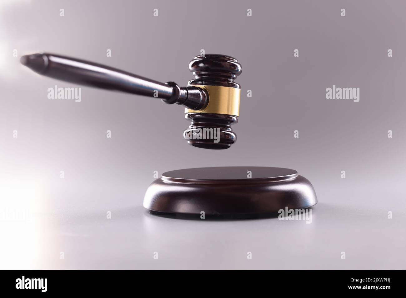 Action office system hi-res stock photography and images - Alamy