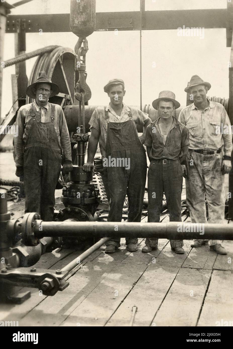 Oil Well Workers early 1900s, Vintage Oil Rig,Oil Field, Old-Time ...
