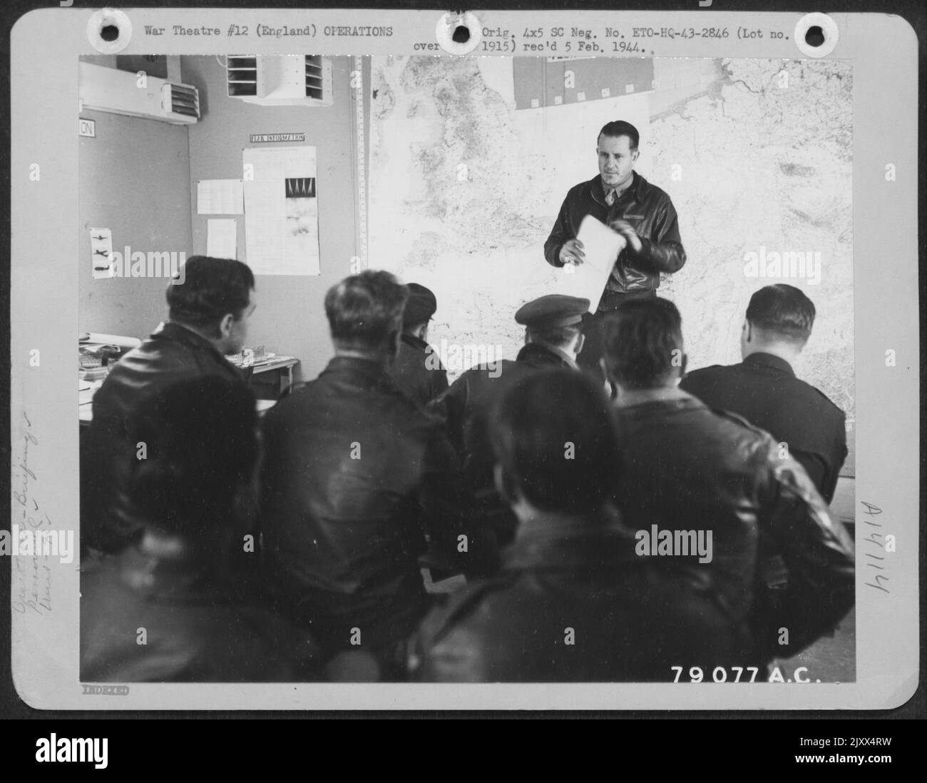 Group operations officer briefing hi-res stock photography and images ...