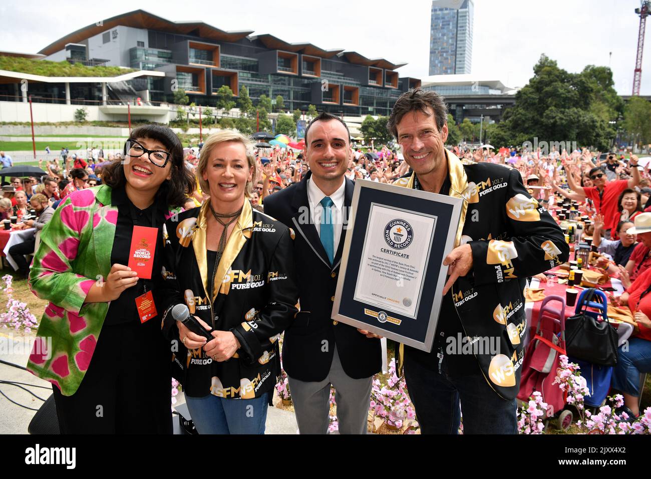(L-R) Councillor Jess Scully, radio host Amanda Keller, Guinness World ...