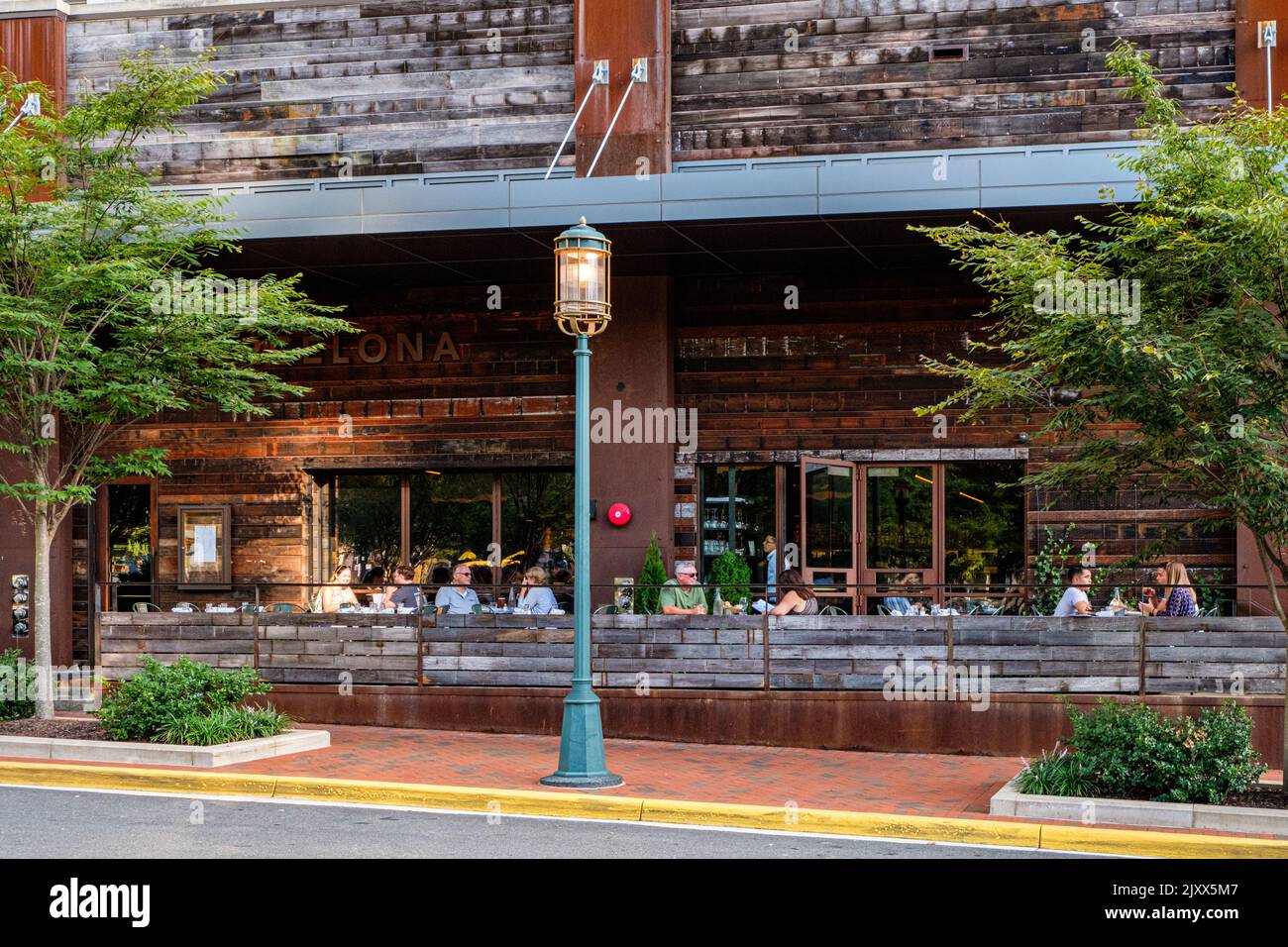 Barcelona dining restaurant lunch hi-res stock photography and images ...