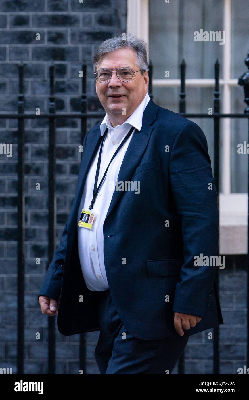 Liz truss number 10 2022 hi-res stock photography and images - Alamy