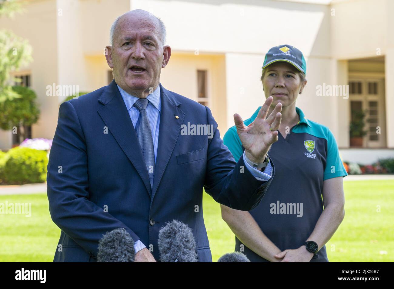 The Governor-General Sir Peter Cosgrove and Australian cricketer Alex ...