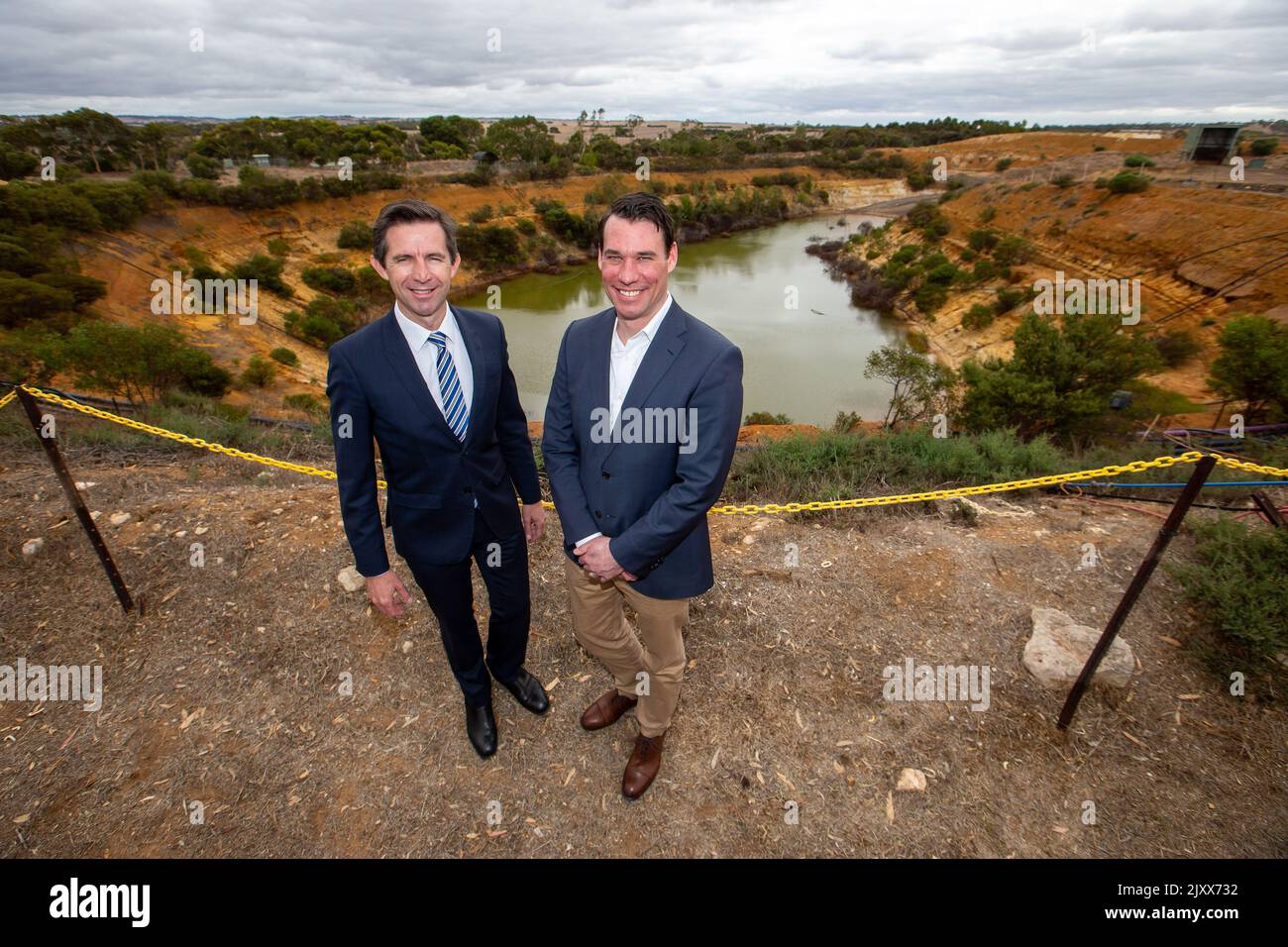 Federal Minister for Trade, Tourism and Investment (left) and Hydrostor ...