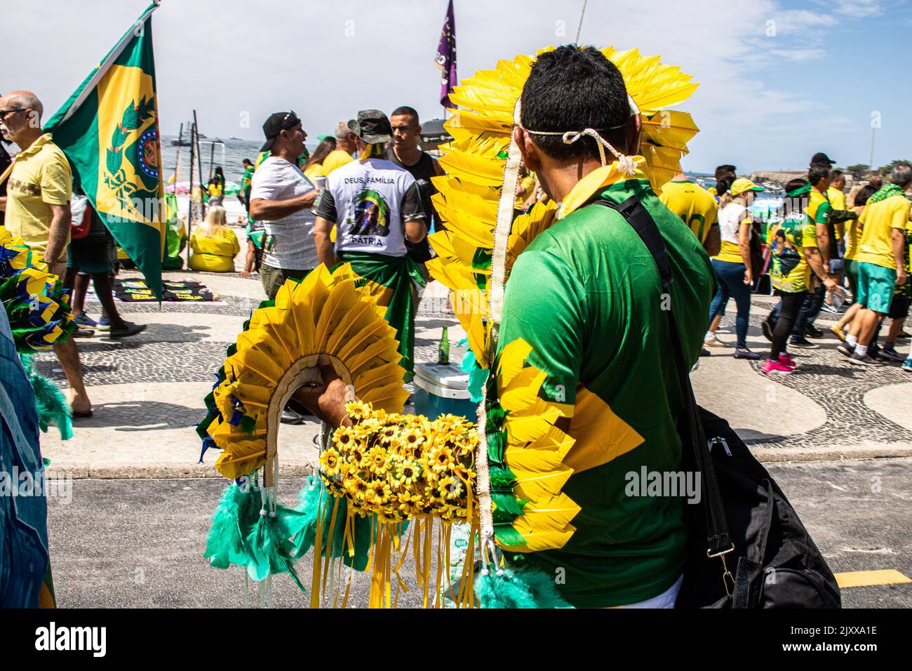 Rio De Janeiro, Brazil. 07th Sep, 2022. Thousands of people attend the ...