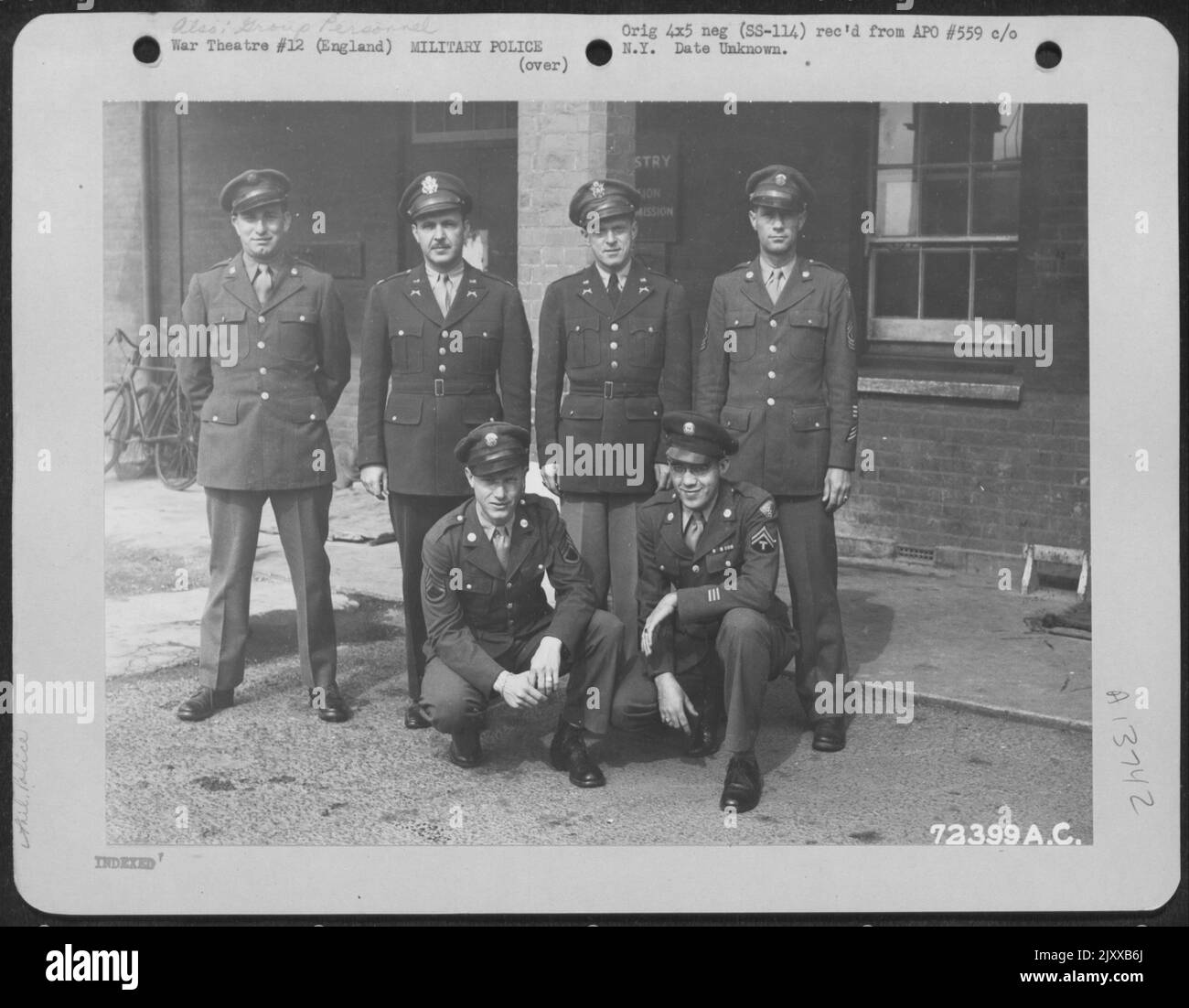Mp'S Of The 8Th Air Force Pose For The Photographer At 8Th Af Station F ...