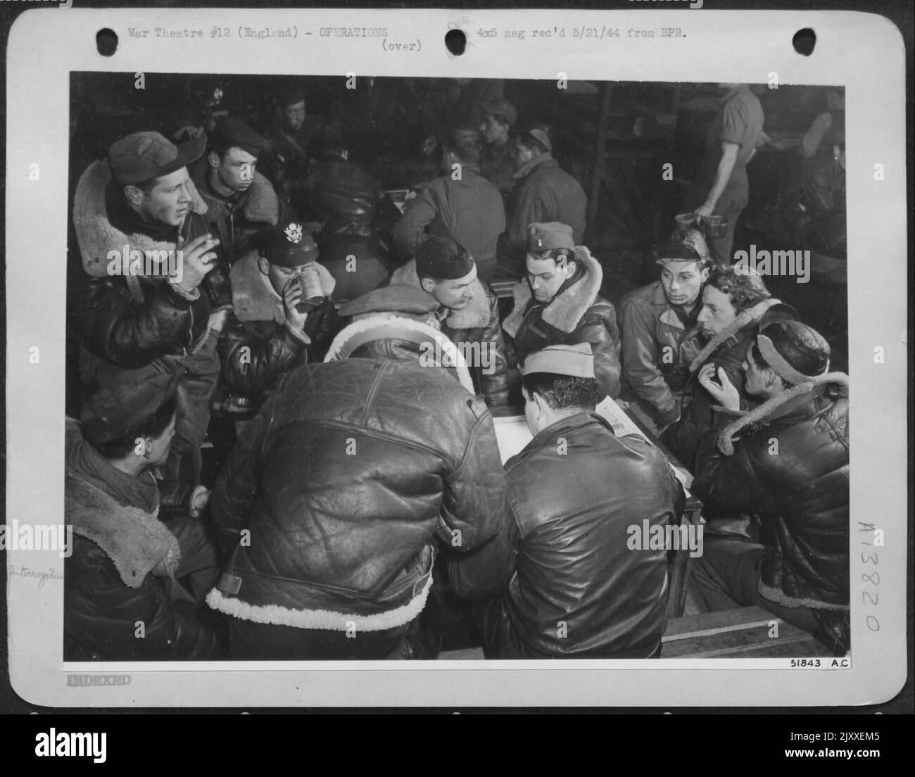 Crew of "Idiot's Delight," Boeing B-17 veteran with 42 missions to her ...