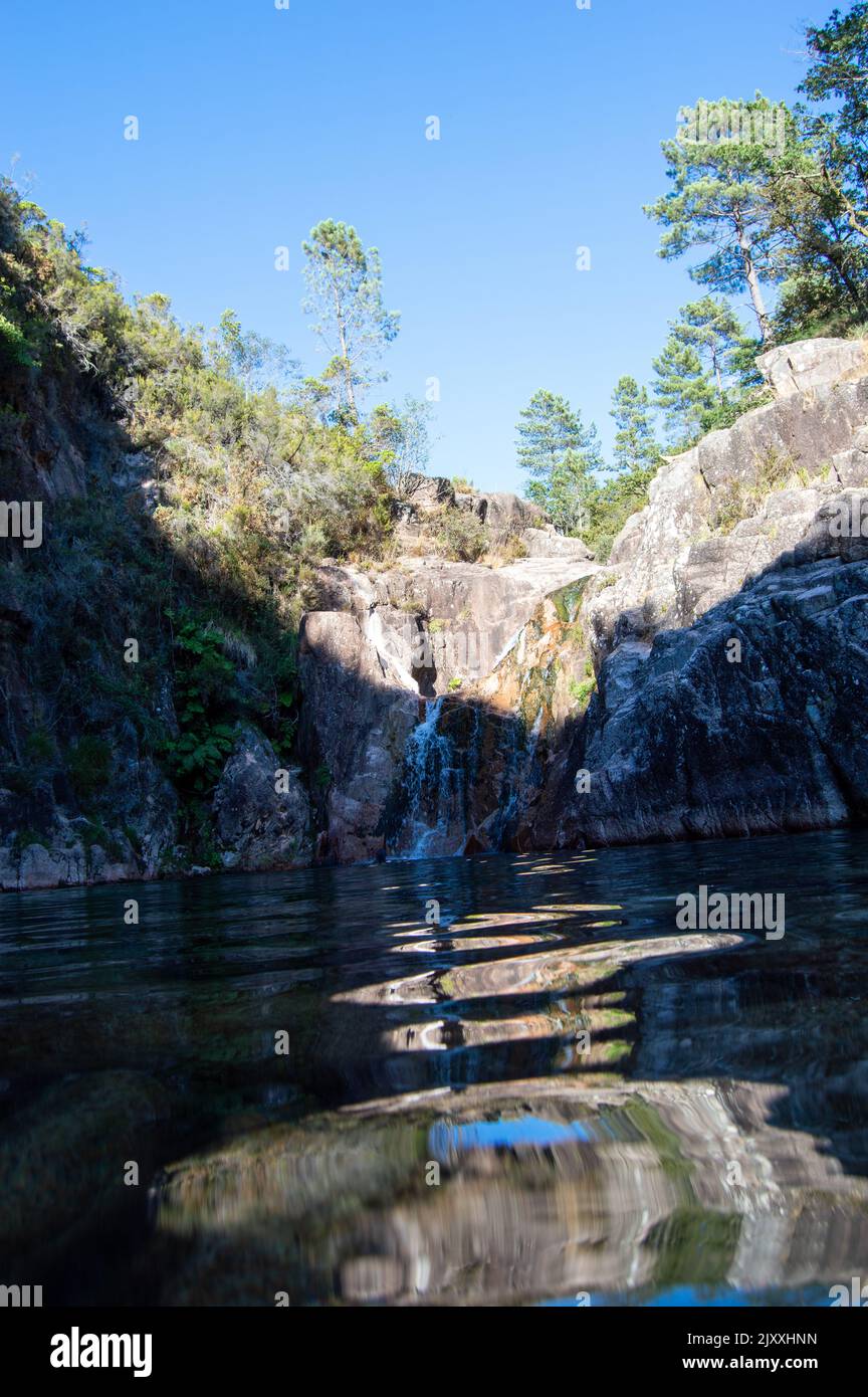 A great place to take a bath durning the summer. Cascata de São Miguel ...