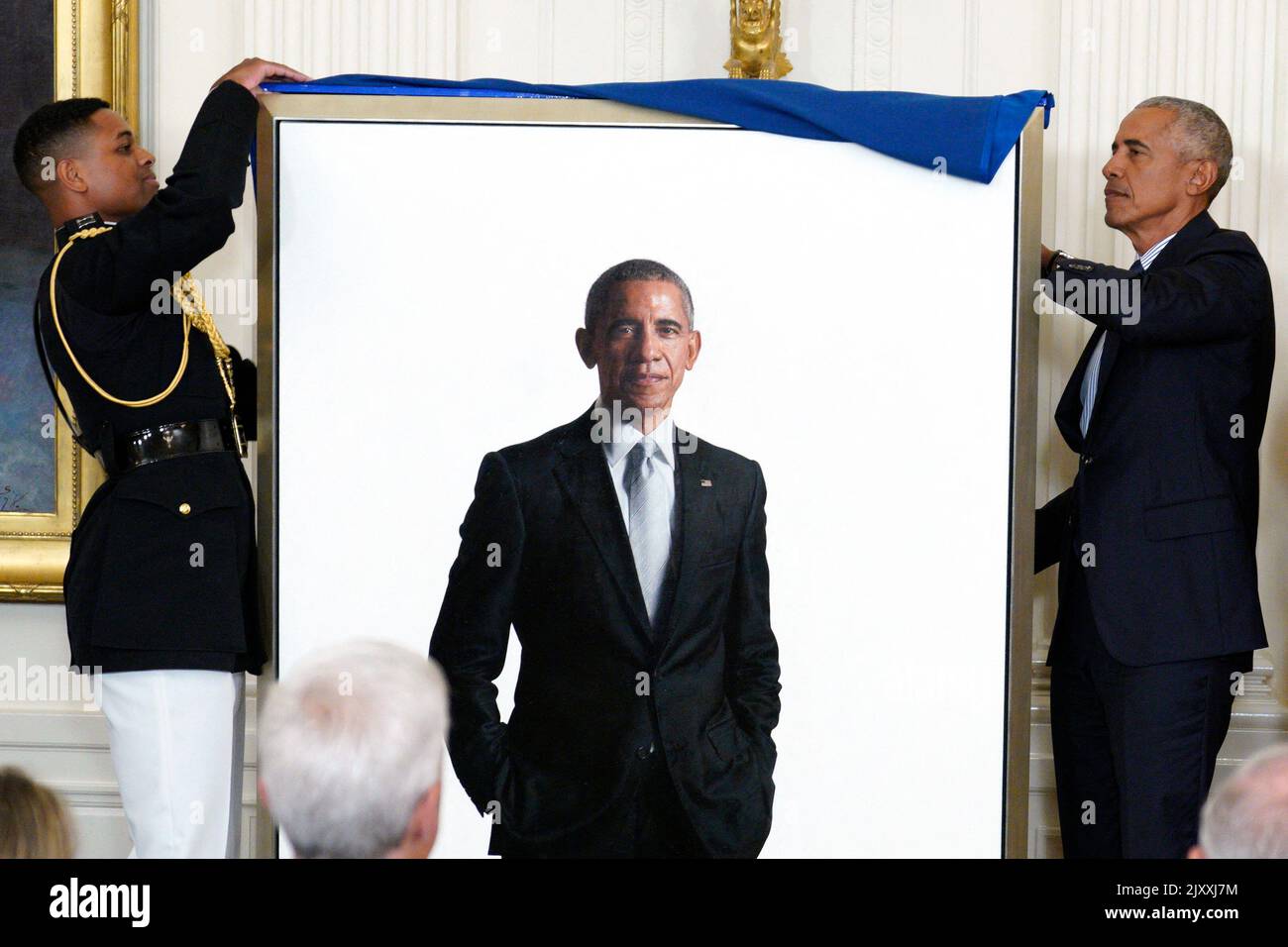 Former President Barack Obama unveils his official White House portrait ...