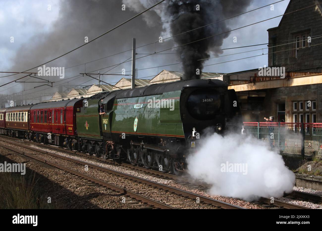 Battle of Britain steam engine 34067 Tangmere hauling the Northern ...