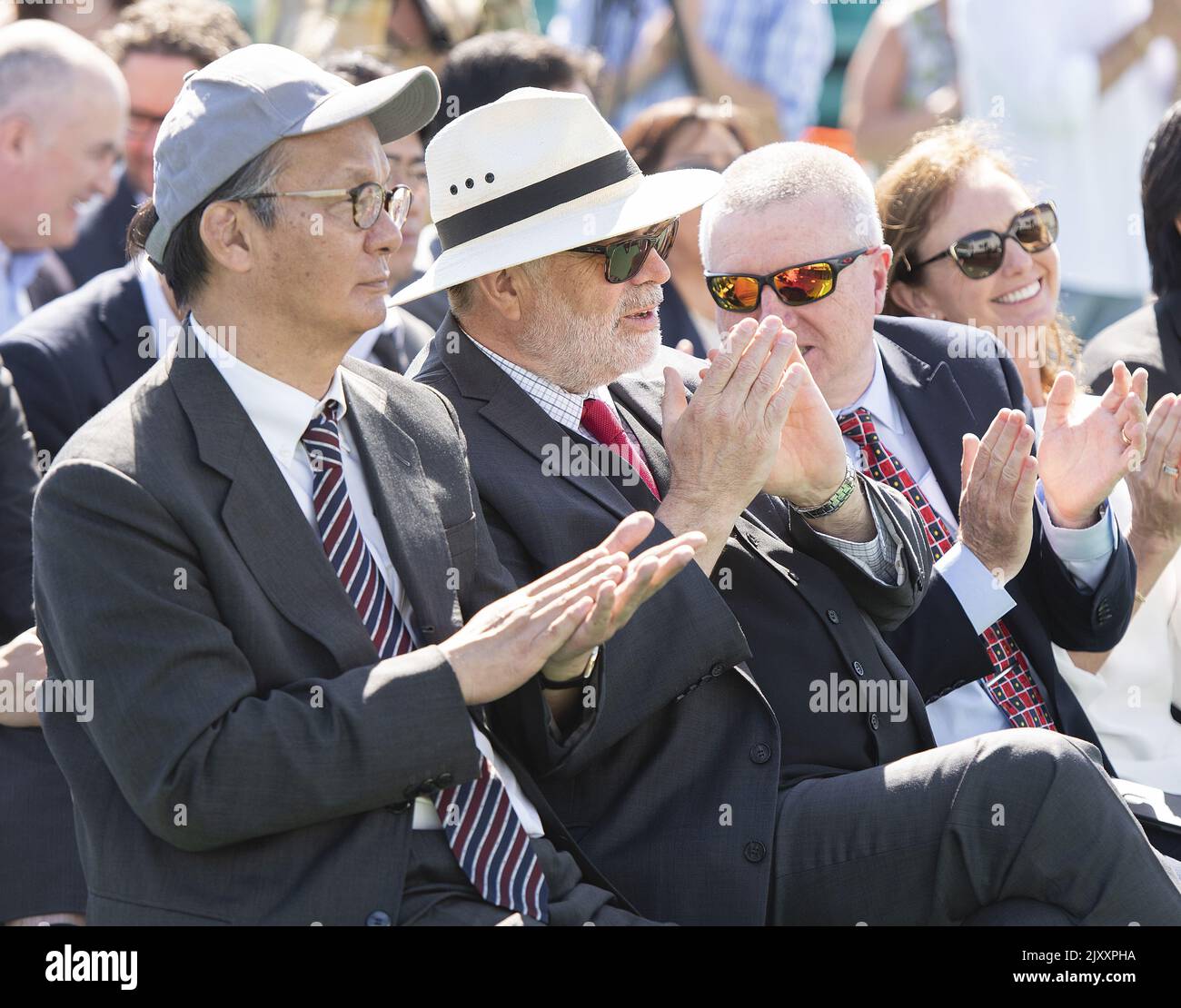 Shadow Minister for Industry Kim Carr (centre) attends the official ...