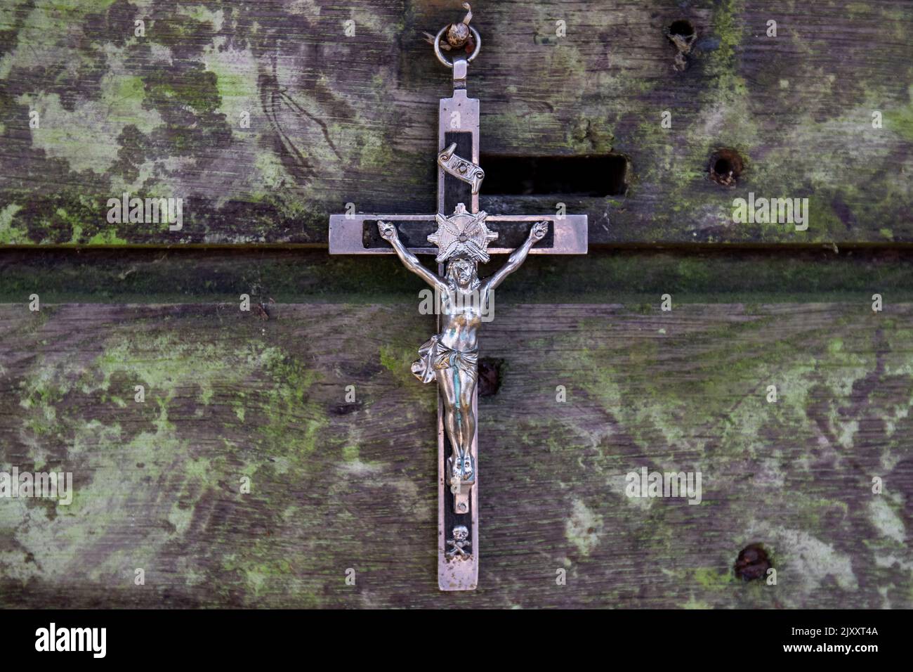 Shabby cross hi-res stock photography and images - Alamy