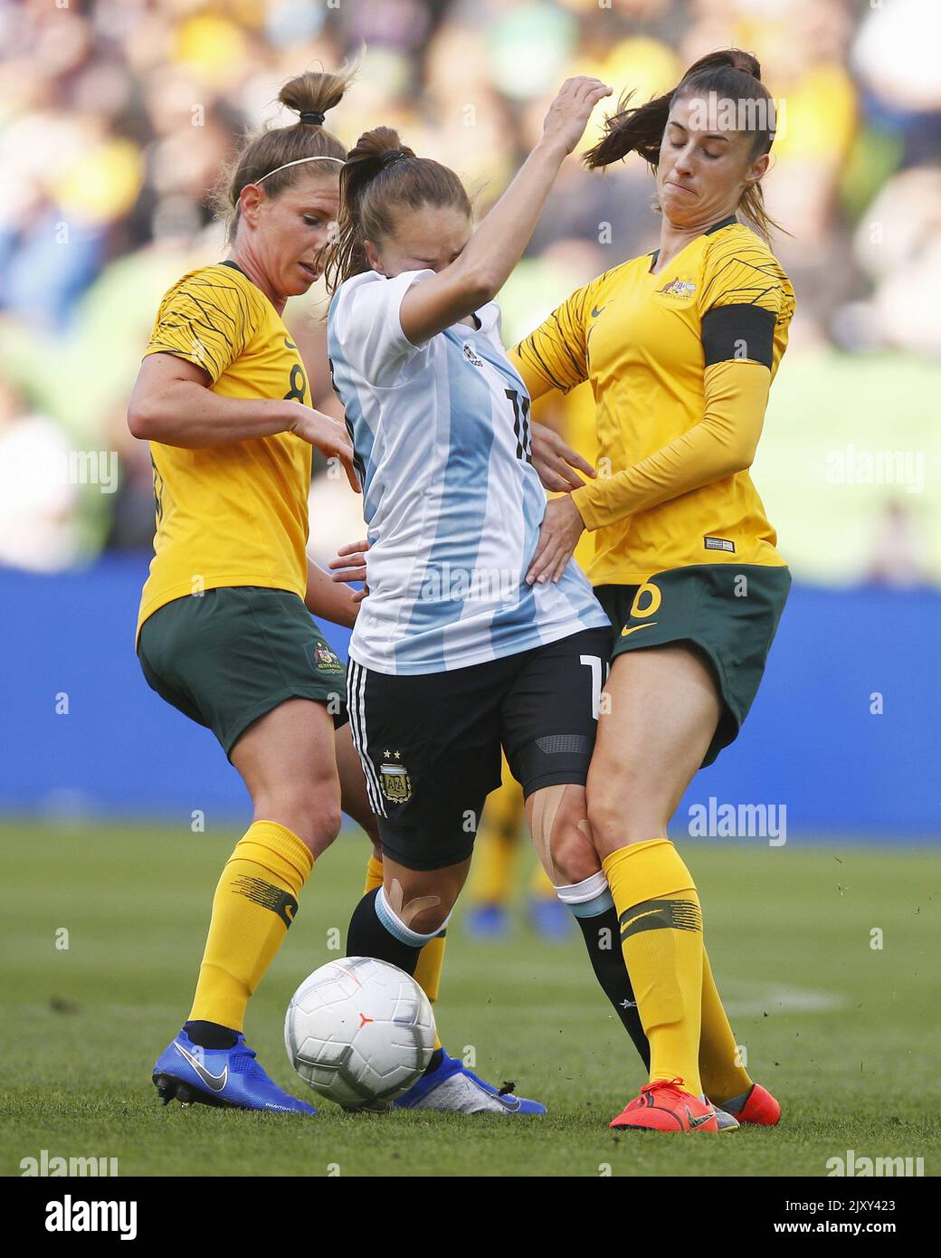Estefania Banini of Argentina and Elise Kellond-Knight of Australia ...