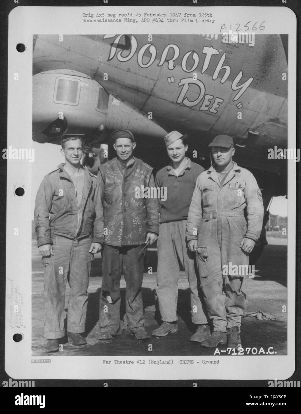 A Ground Crew Of The 390Th Bomb Group Poses Beside The Boeing B-17 ...