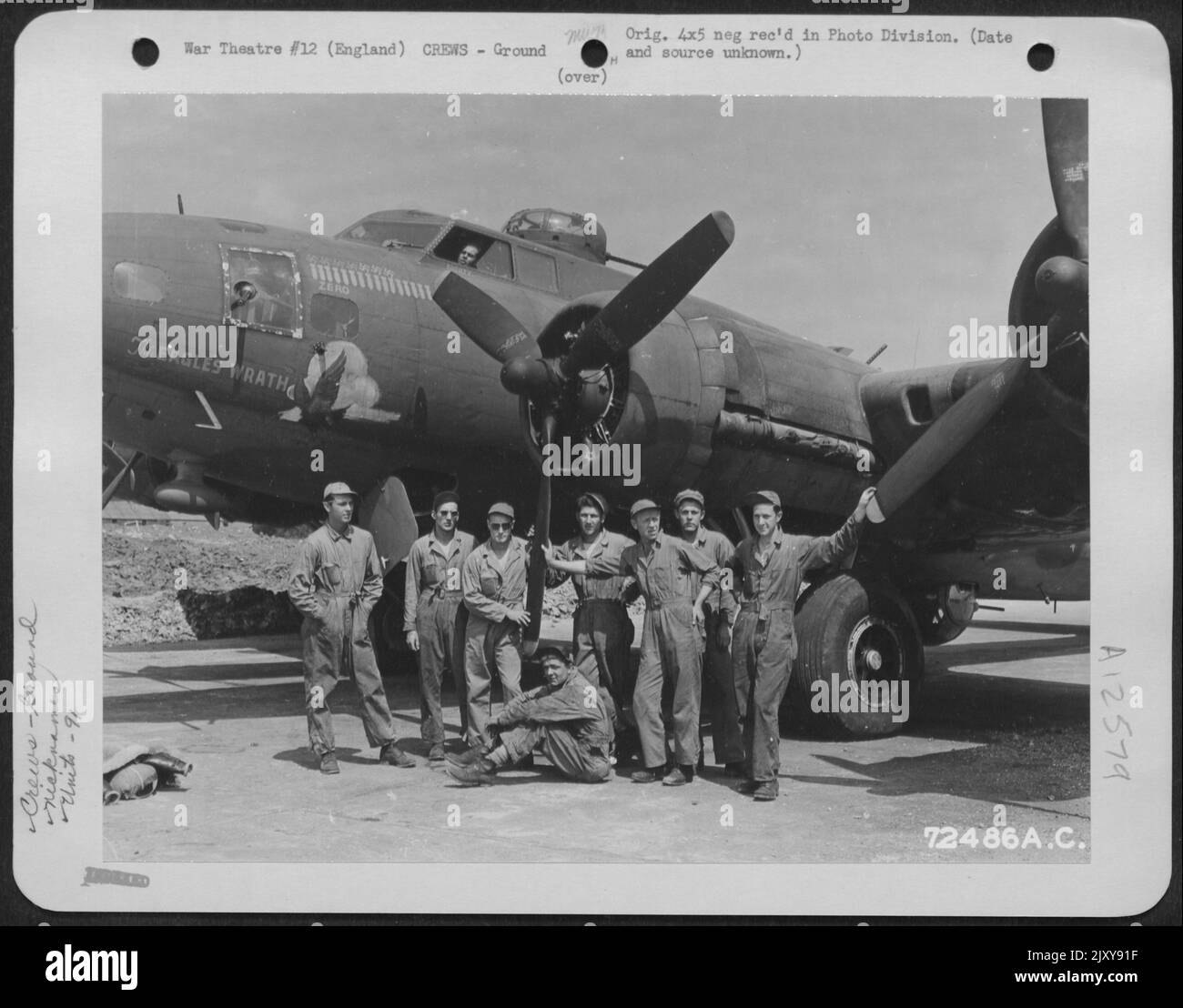 Ground Crew Of The Boeing B-17 'Eagles Wrath' Poses Beside Their Plane ...