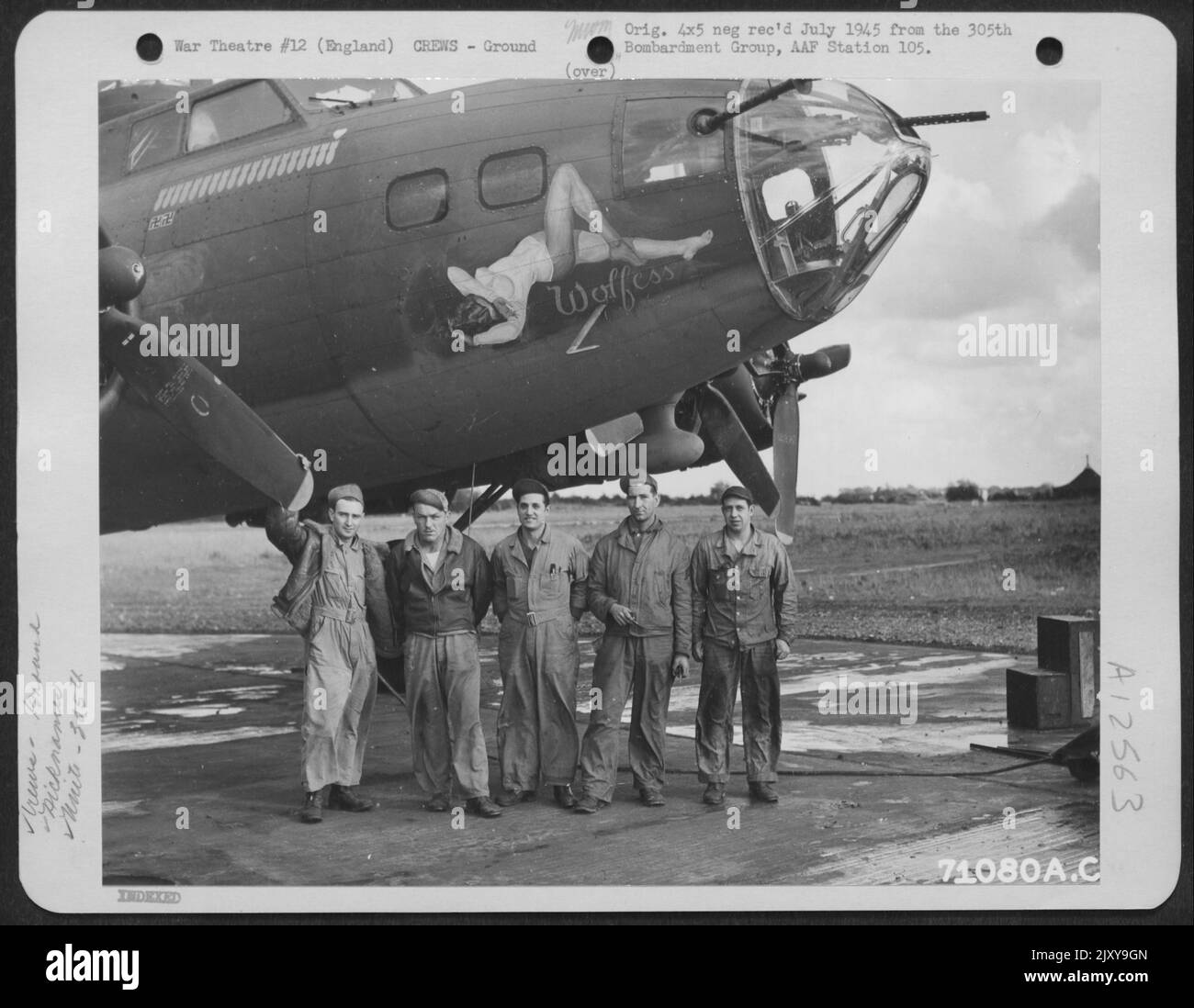 Ground Personnel Of The Boeing B-17 'Wolfess' (A/C 953) Of The 305Th ...