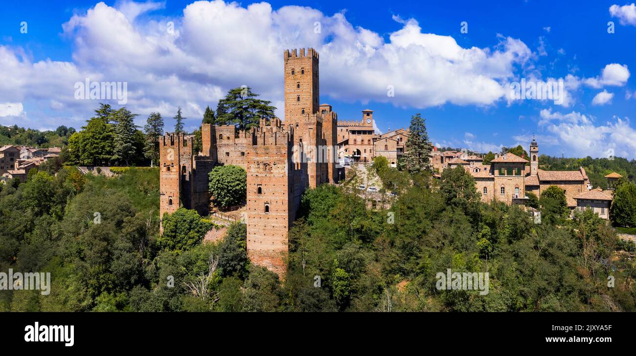 Medieval towns and castles of Emilia Romagna, Italy - Castel Arquato ...