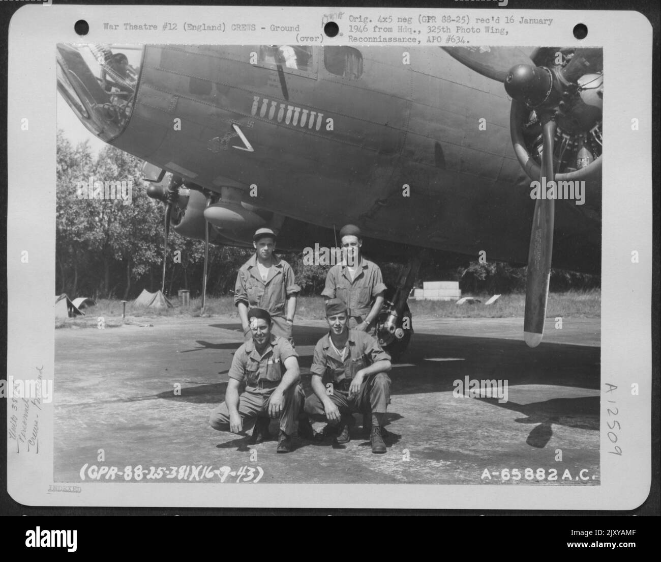 M/Sgt. Wooley And Ground Crew Of The 381St Bomb Group In Front Of A ...