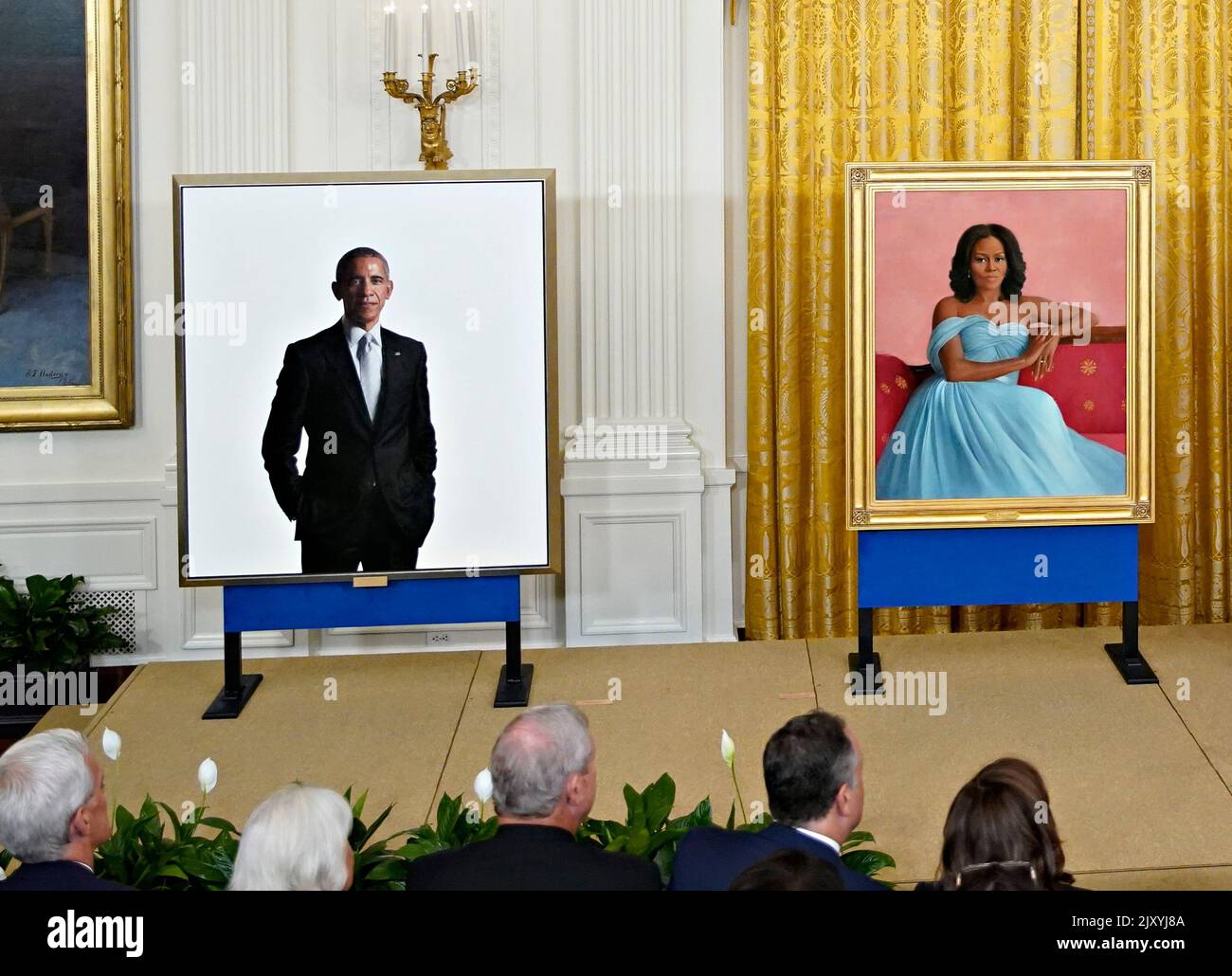 The official White House portraits of former US President Barack Obama ...