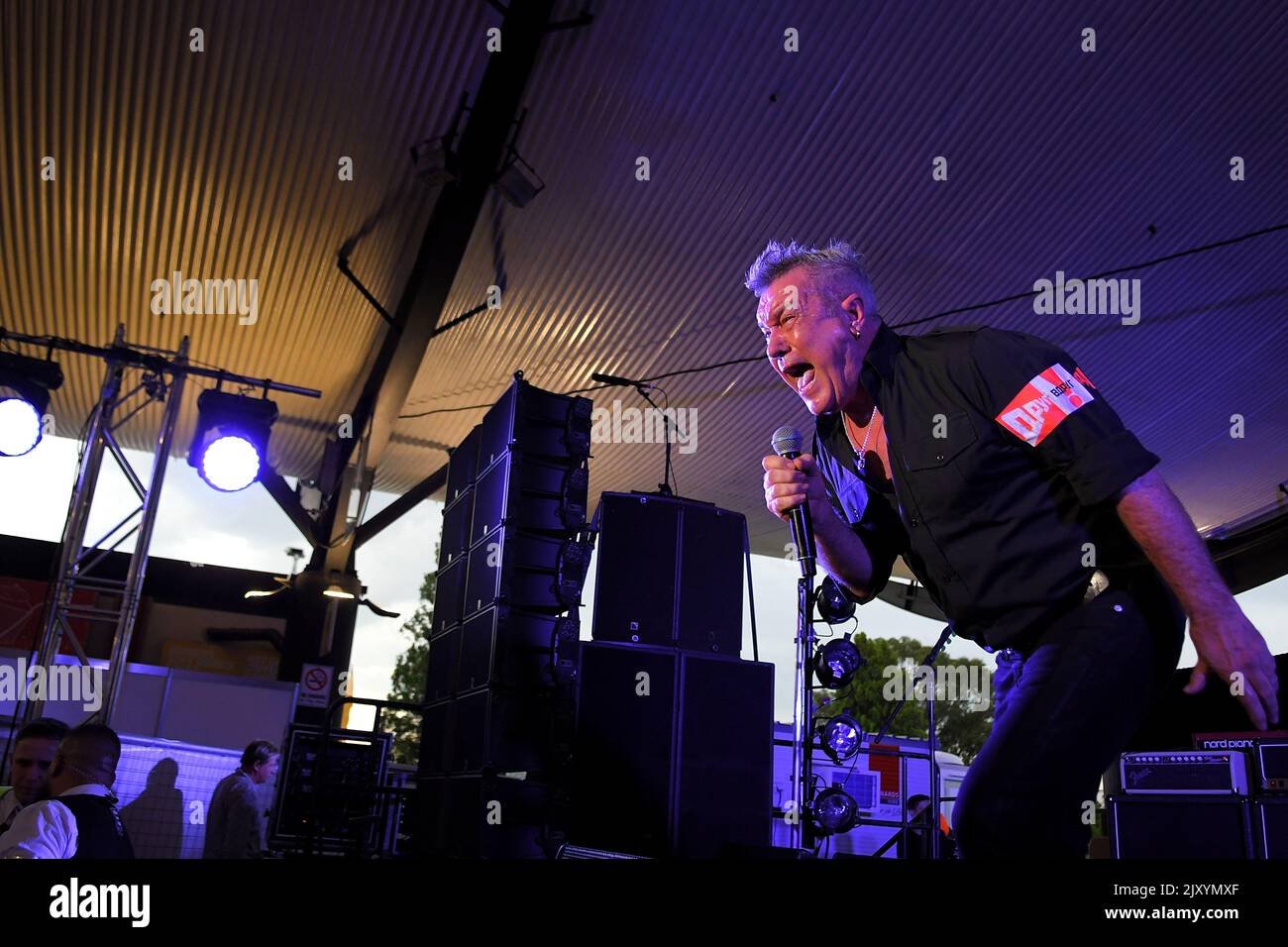 Jimmy Barnes performing at the end of the Golden Slipper Day at ...