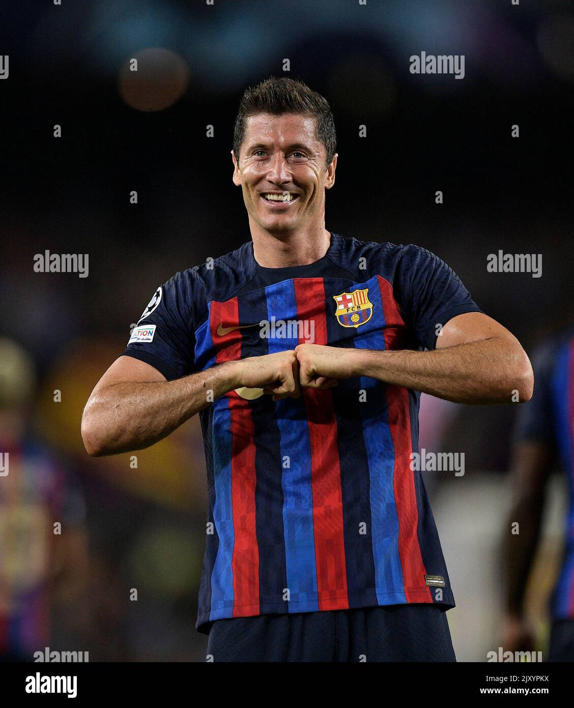Lewandowski barcelona scoring hi-res stock photography and images - Alamy