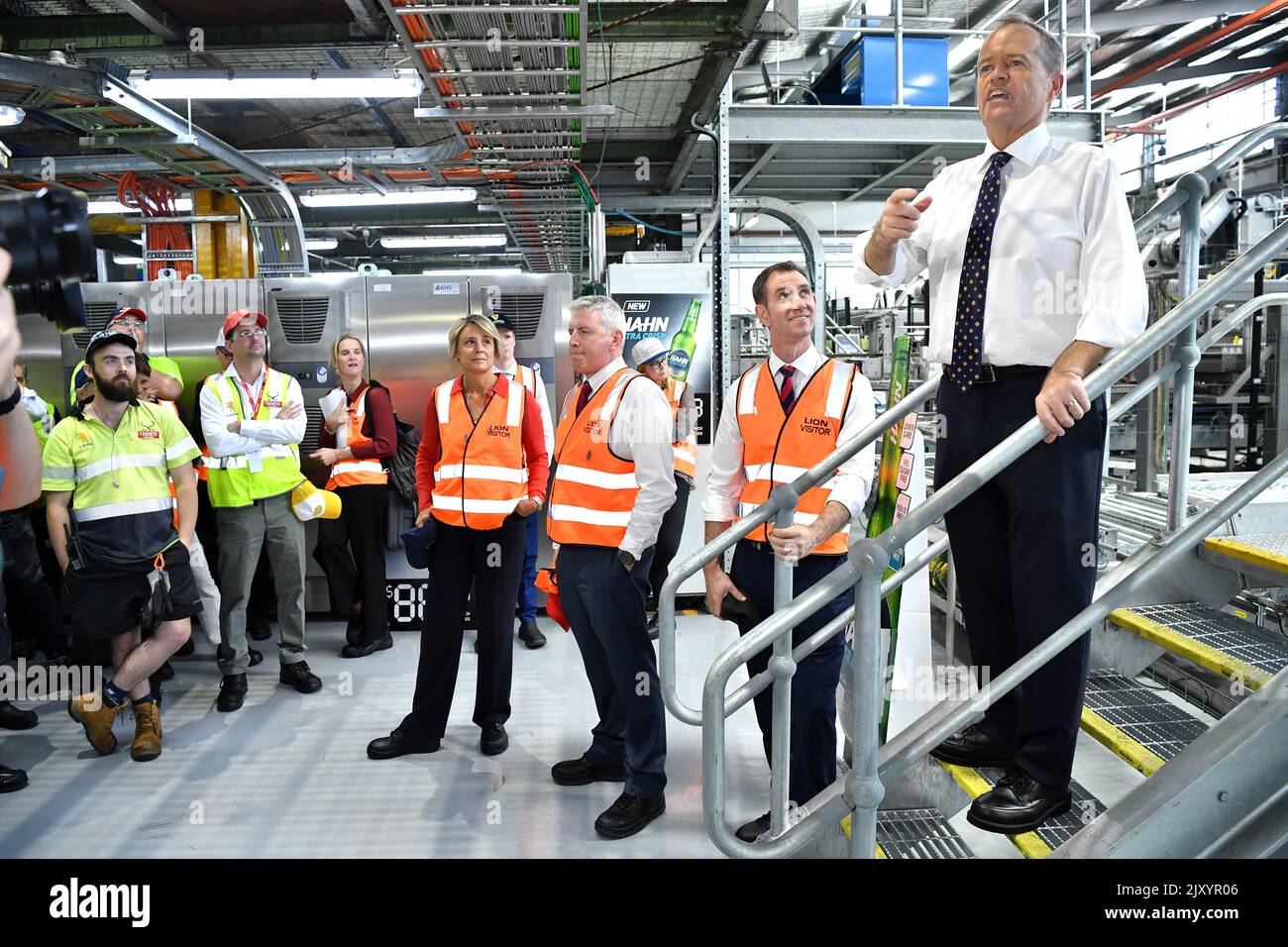 Federal Opposition Leader Bill Shorten addresses workers during a tour ...