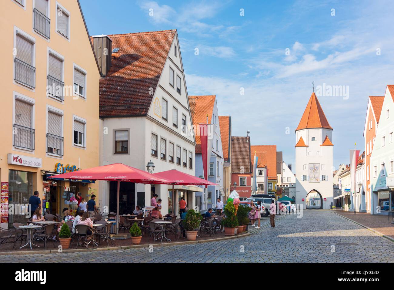 Aichach: city gate Unteres Tor with Wittelsbacher Museum, square ...