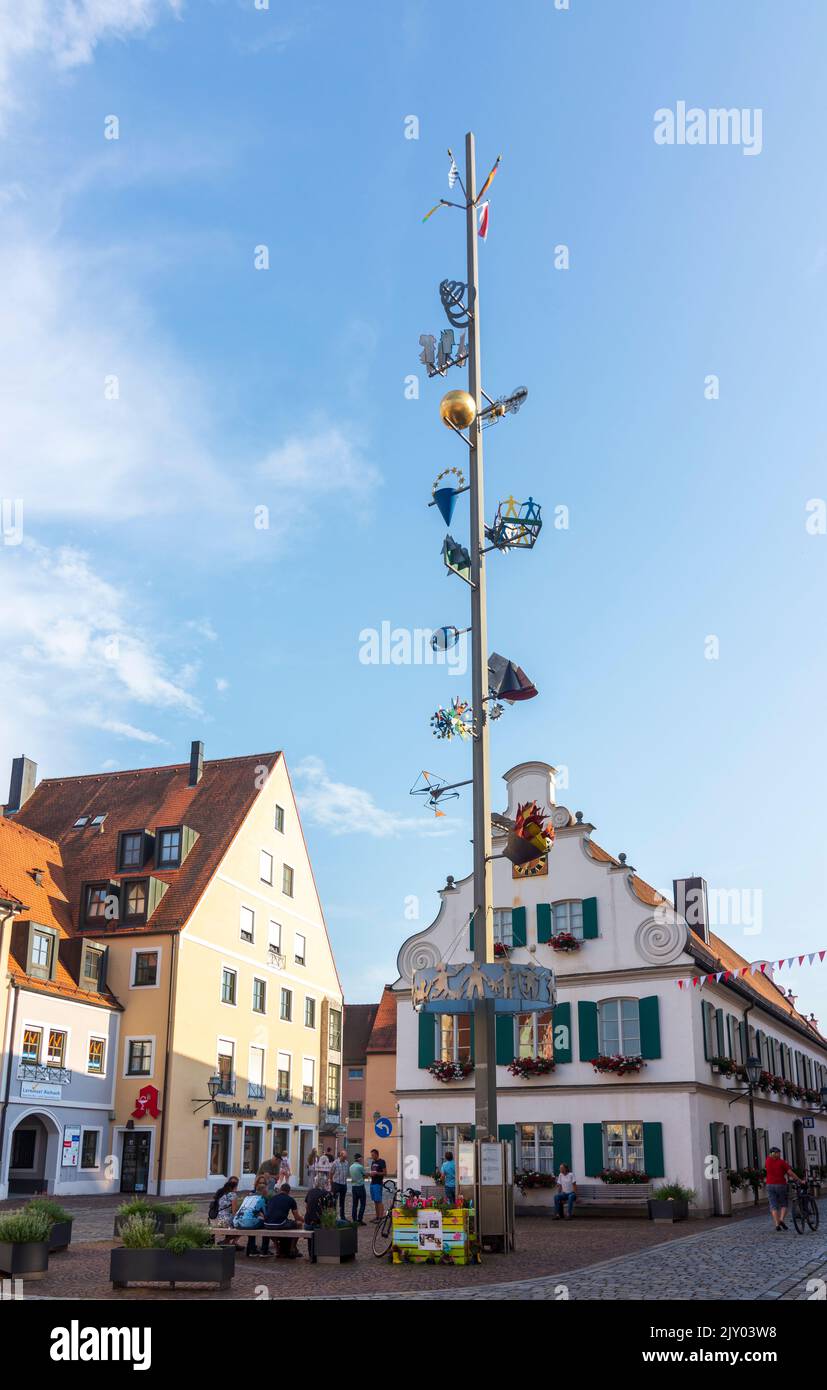 Aichach: square Stadtplatz, view to Town Hall, maypole in Schwaben ...