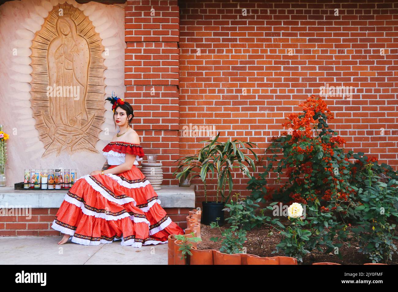 Chicana hi-res stock photography and images - Alamy