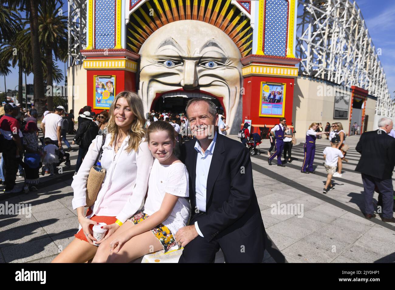Australian Opposition Leader Bill Shorten and his daughters Clementine ...