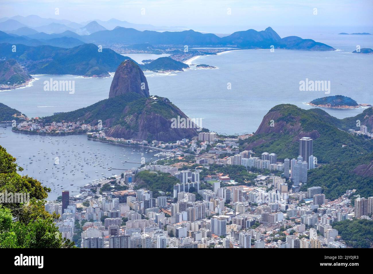 Rio sugar loaf mountain hotel hi-res stock photography and images - Alamy