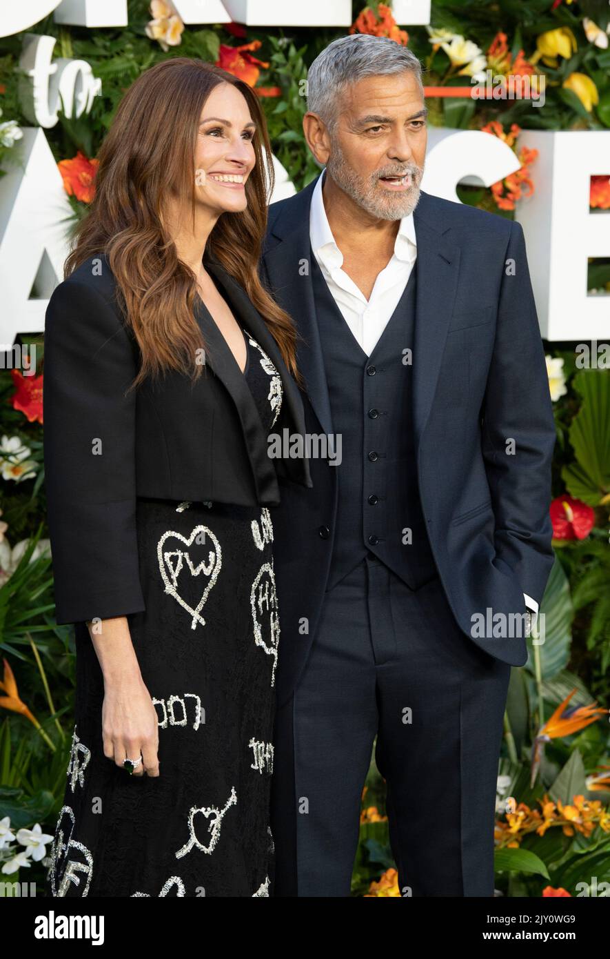 London, UK. 07th Sep, 2022. Julia Roberts and George Clooney attend the ‘Ticket to Paradise ...