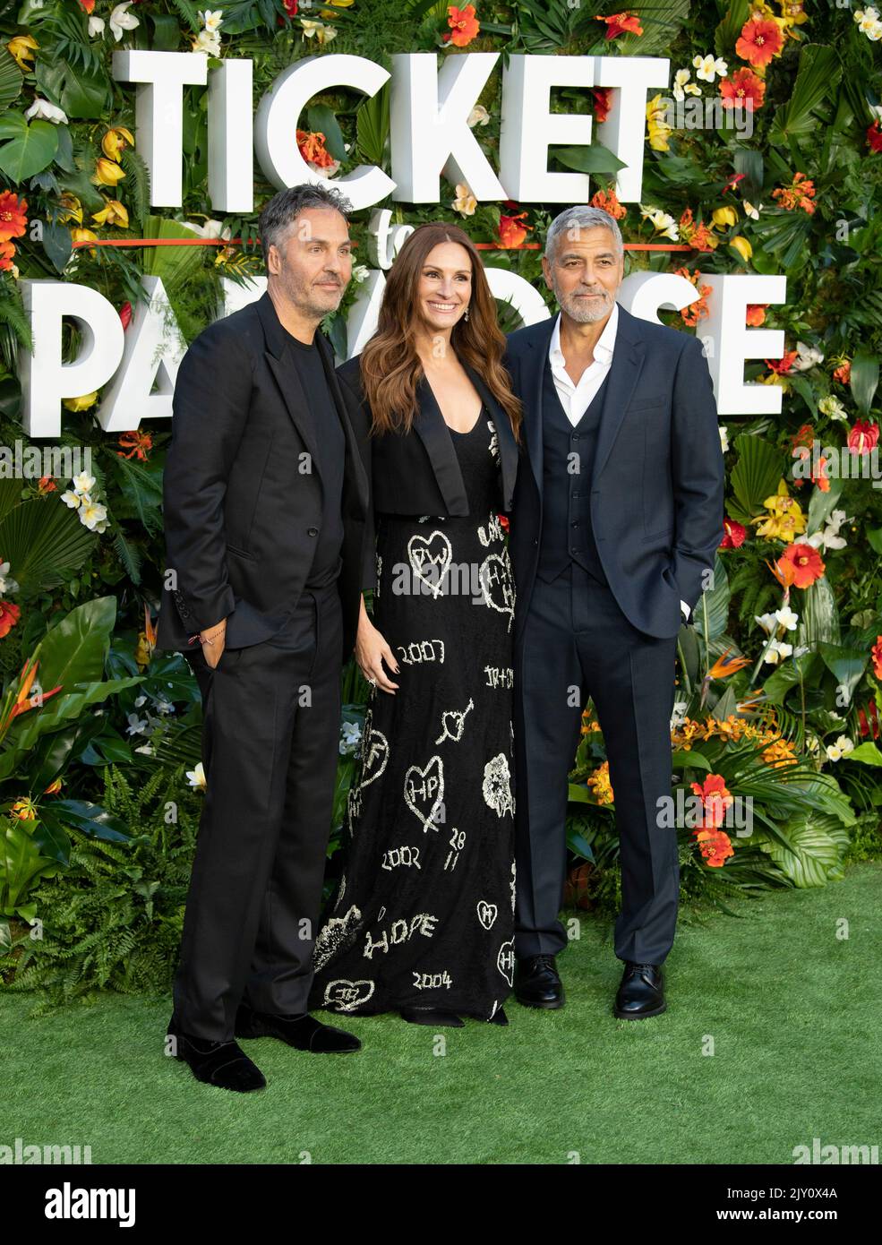 London, UK. 07th Sep, 2022. Ol Parker, Julia Roberts and George Clooney ...