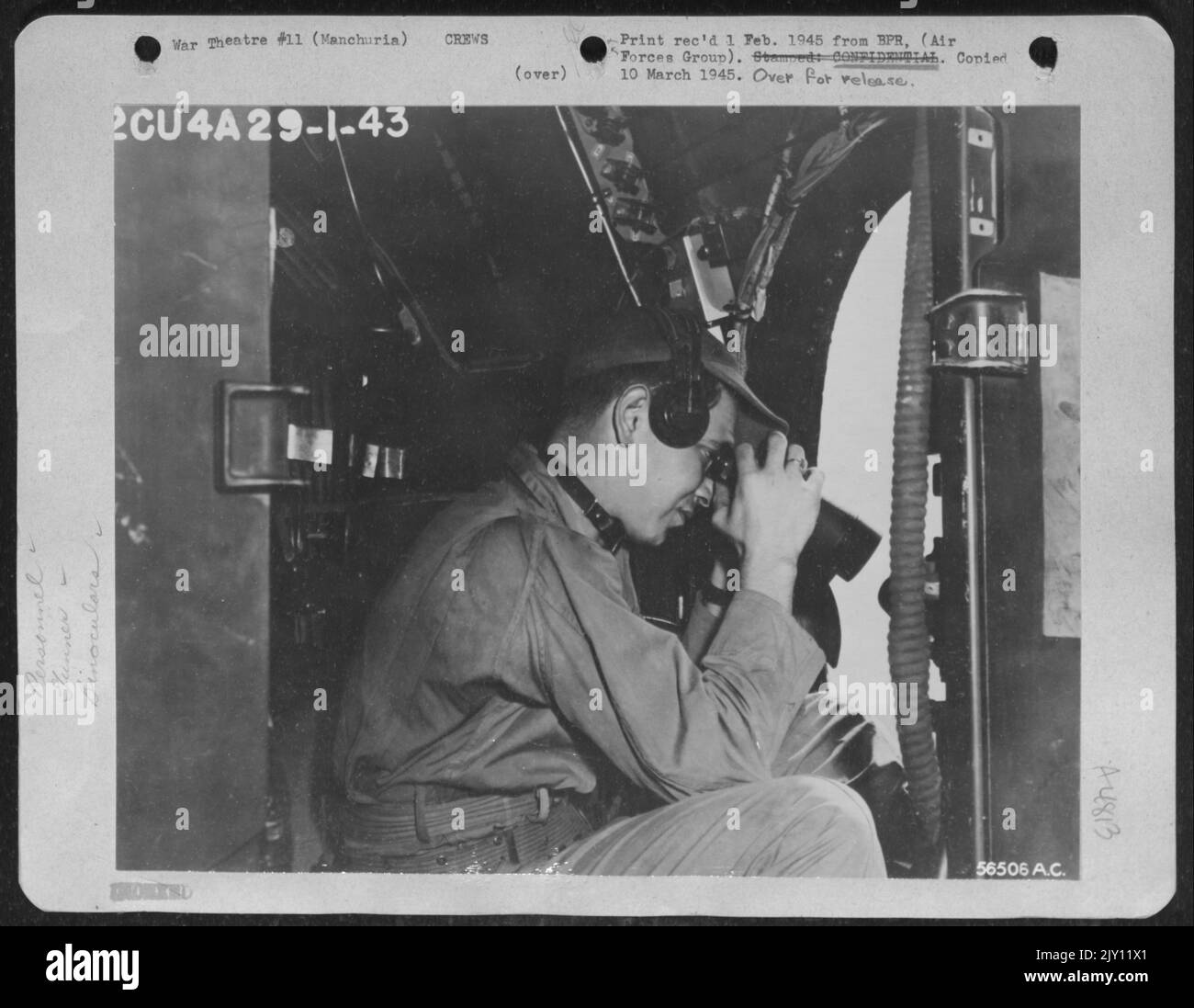 American soldiers on lookout Black and White Stock Photos & Images - Alamy