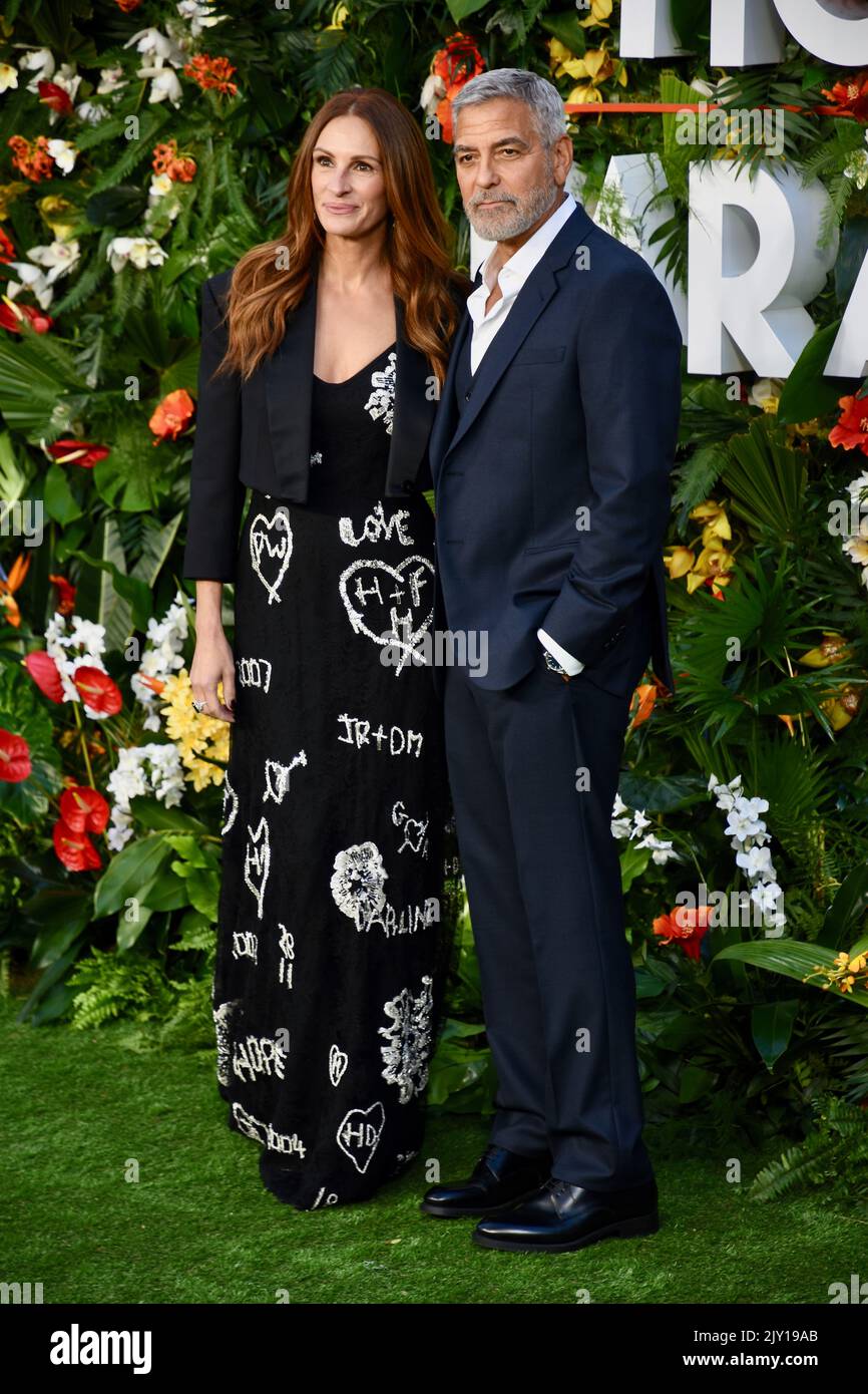 London, UK. 6th September, 2022. George Clooney, Julia Roberts. Ticket to Paradise World ...