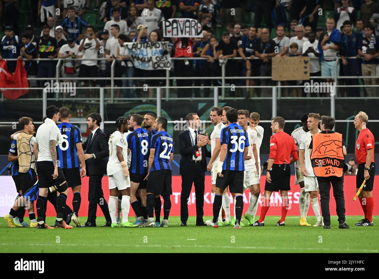 Inter milan players on pitch hi-res stock photography and images - Alamy