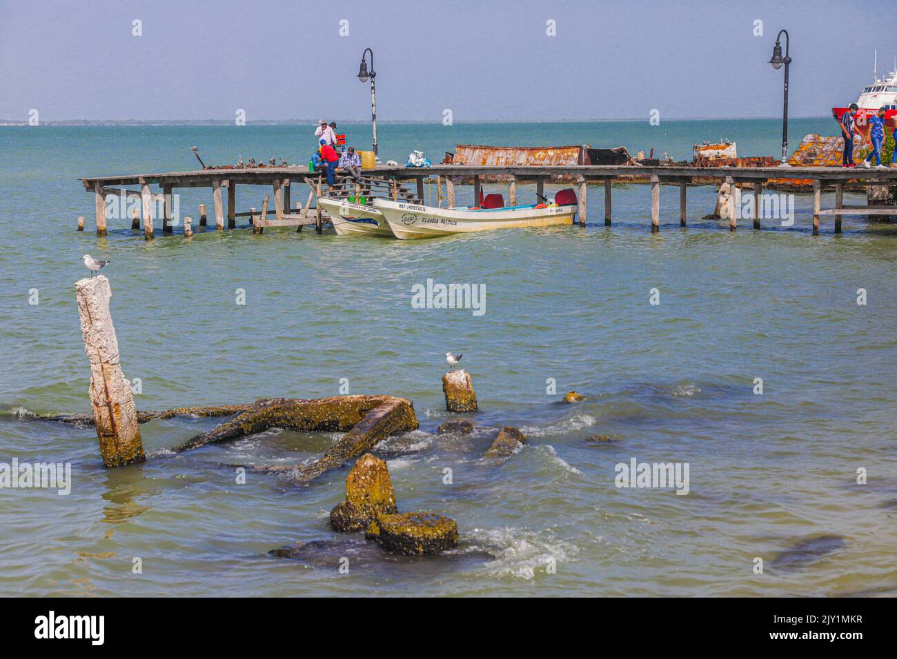 Ciudad del carmen boats hi-res stock photography and images - Alamy