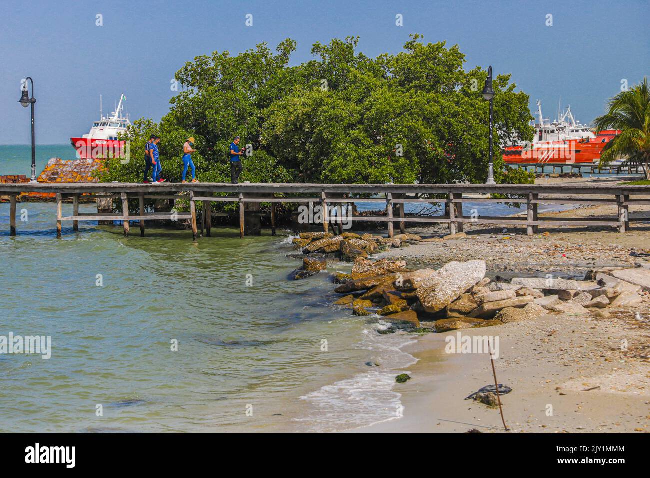 Ciudad del carmen boats hi-res stock photography and images - Alamy