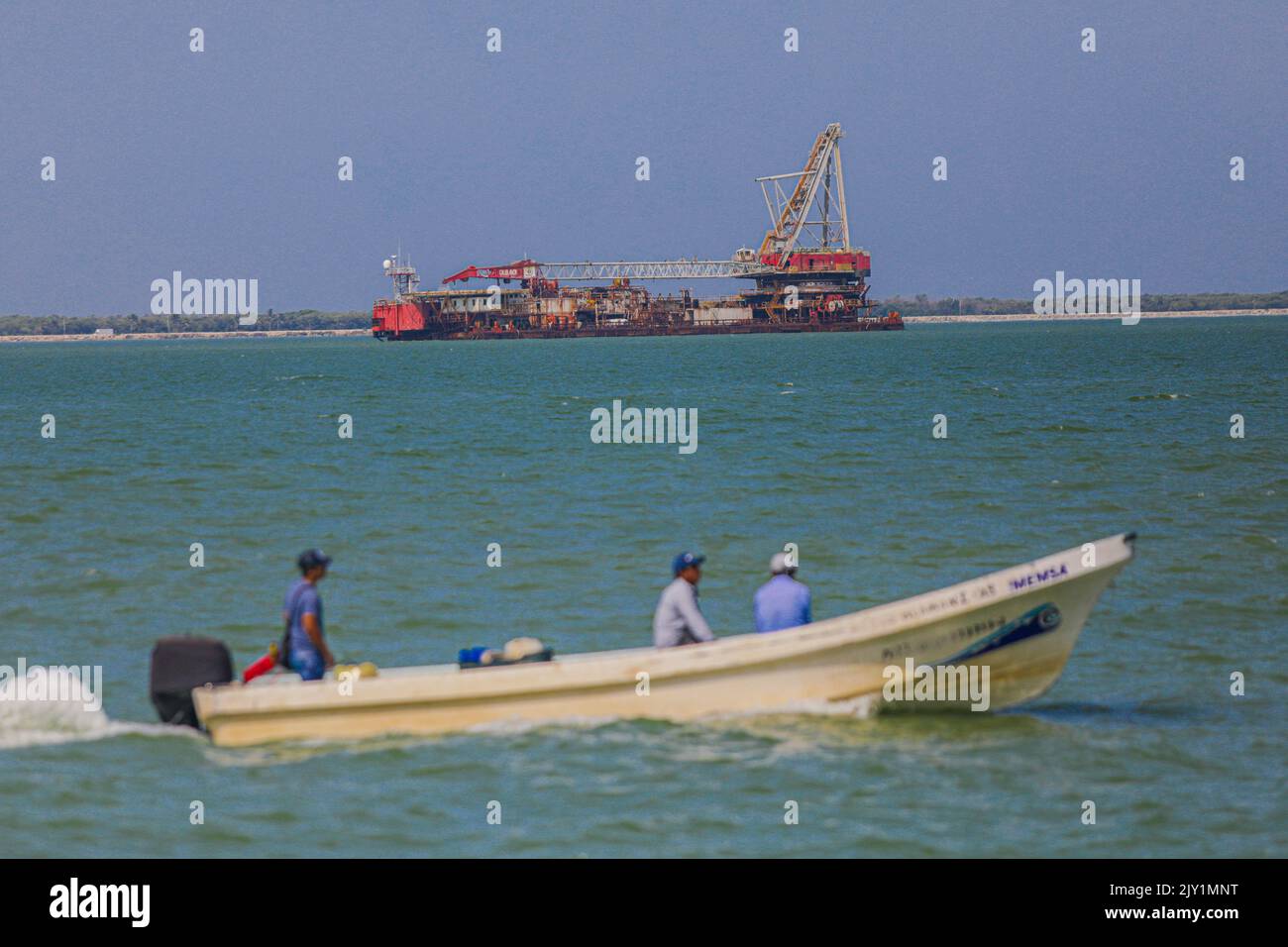 Ciudad del carmen boats hi-res stock photography and images - Alamy