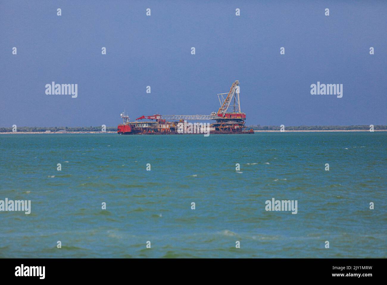 Boats, fishing boats, ship, vessels with operations on oil platforms at ...