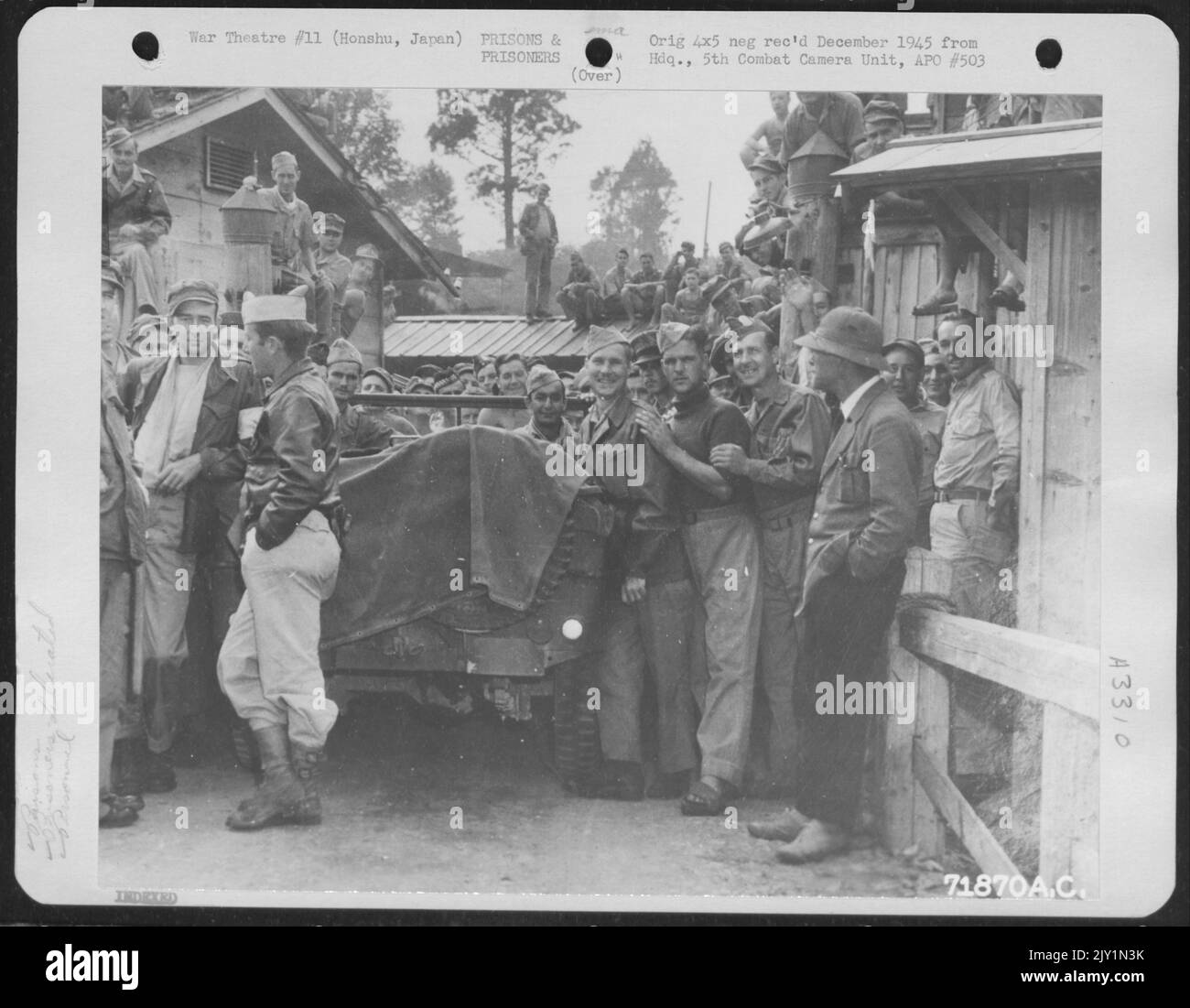 Japanese american interned 1945 hi-res stock photography and images - Alamy