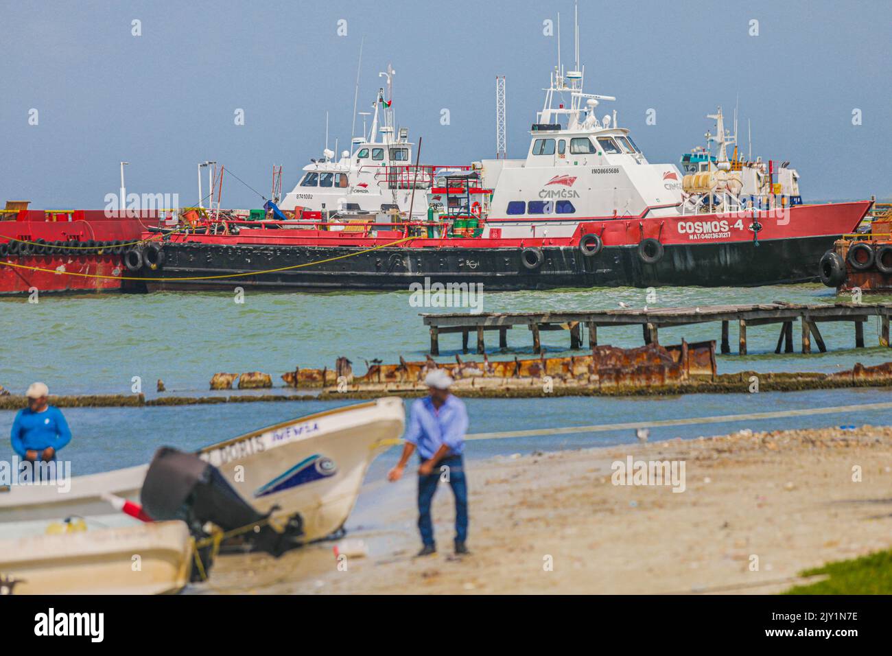 Boats, fishing boats, ship, vessels with operations on oil platforms at ...