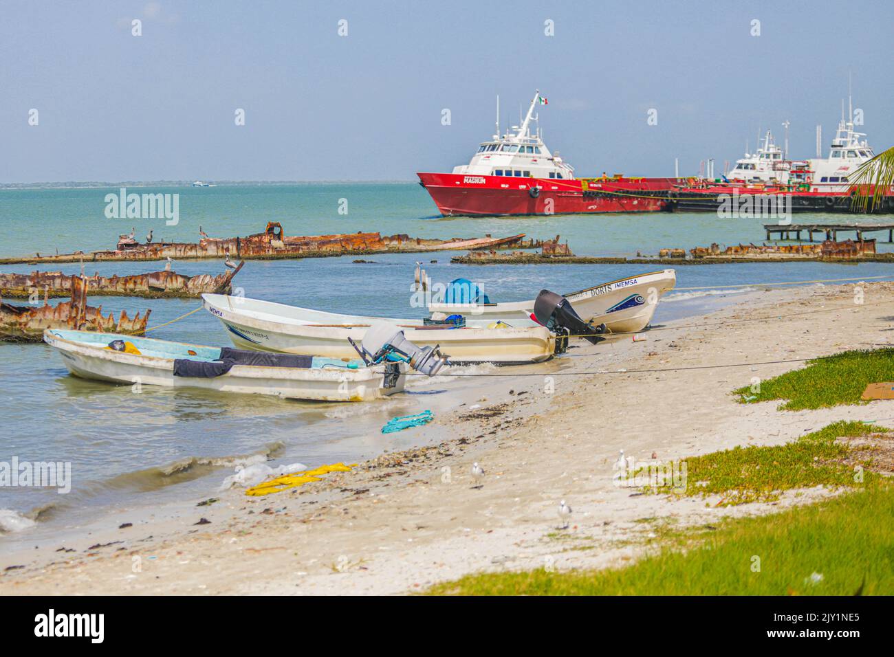 Boats, fishing boats, ship, vessels with operations on oil platforms at ...
