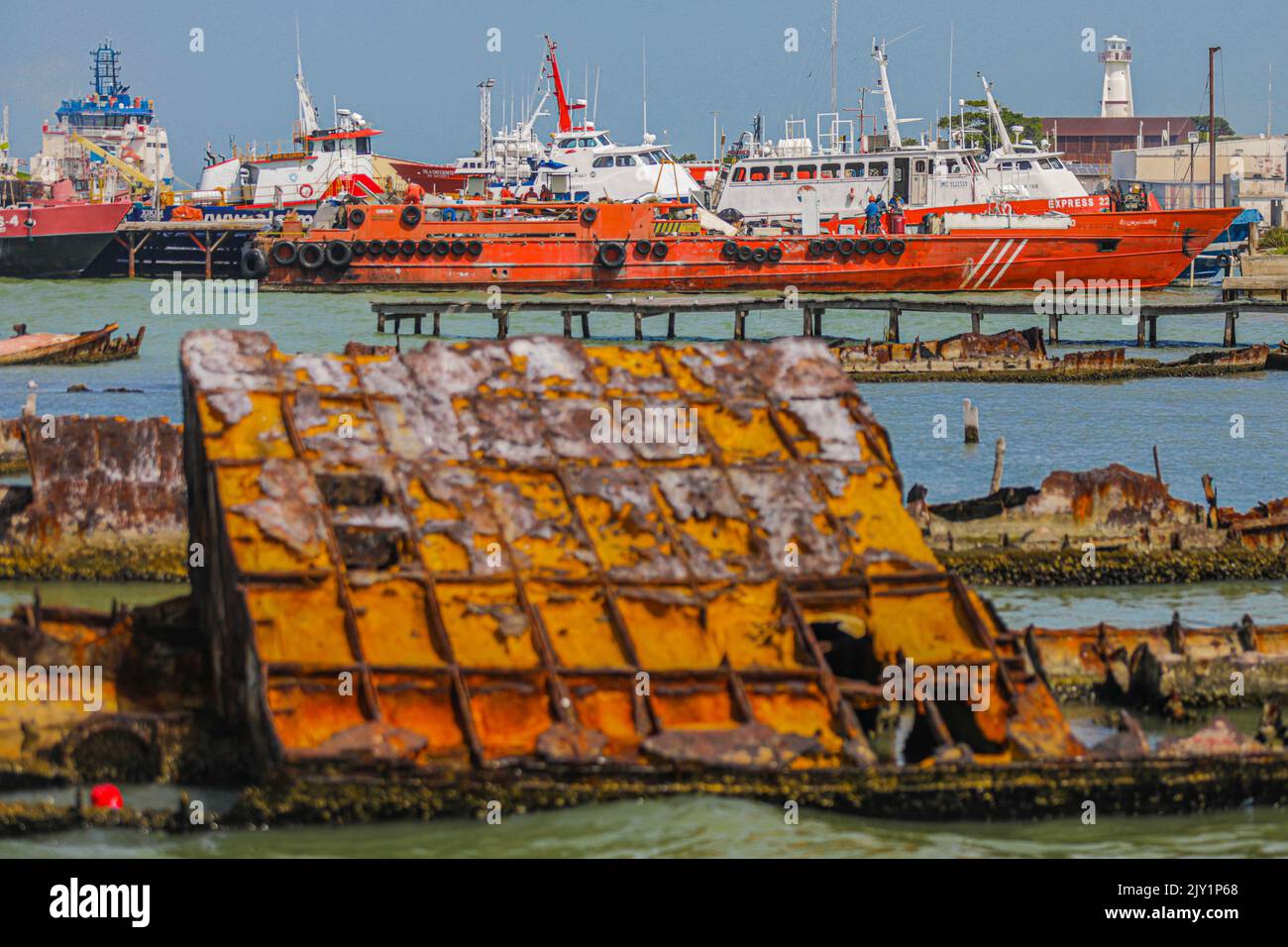 Boats, fishing boats, ship, vessels with operations on oil platforms at ...
