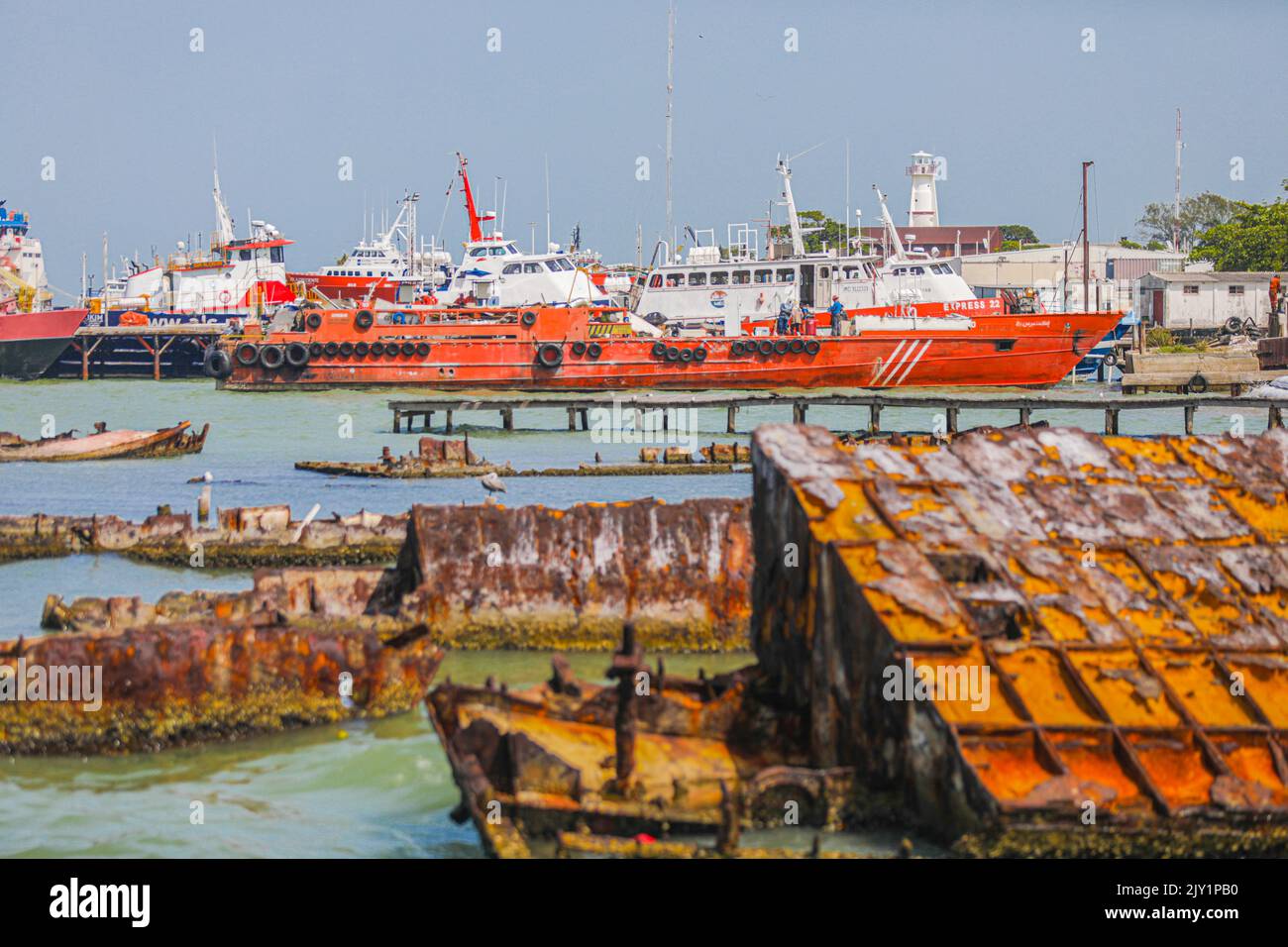 Boats, fishing boats, ship, vessels with operations on oil platforms at ...
