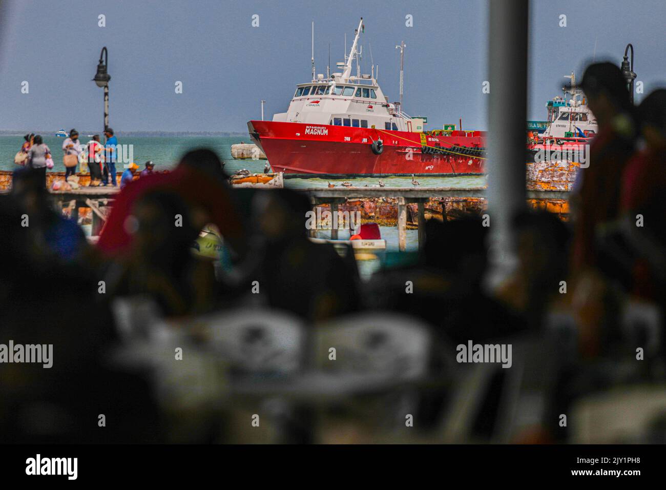 Boats, fishing boats, ship, vessels with operations on oil platforms at ...