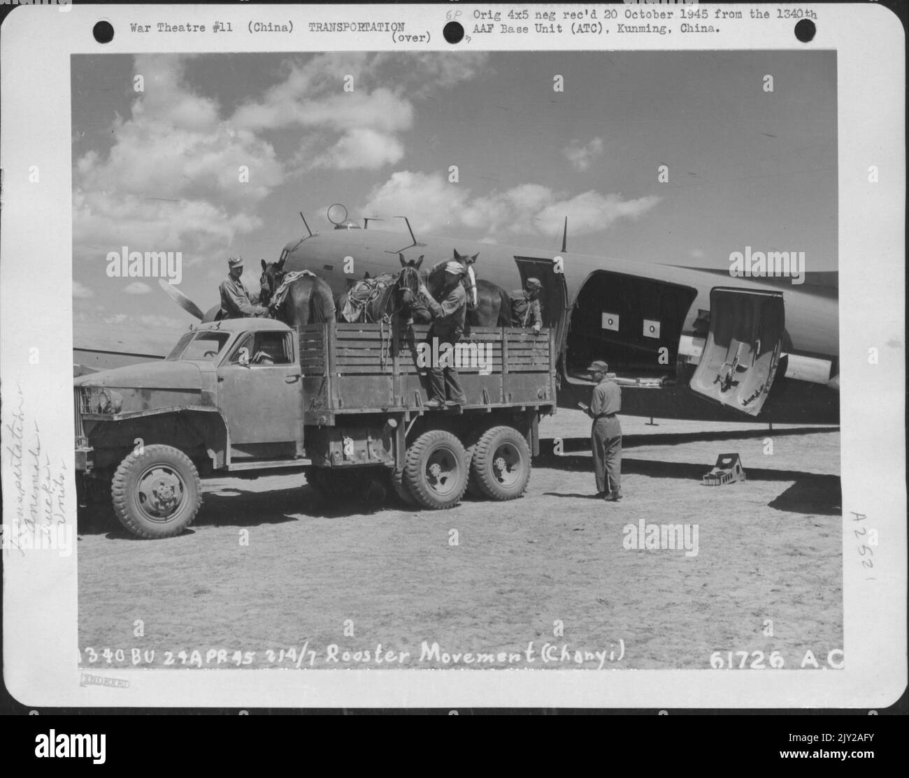 Animal transport plane Black and White Stock Photos & Images - Alamy