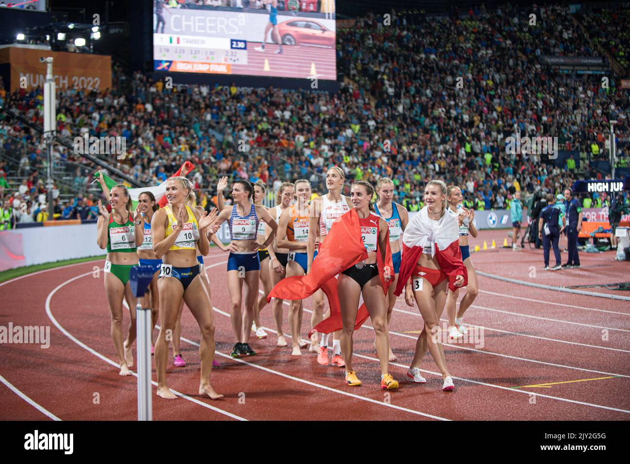 Group of finalist girls of the heptathlon of the European Athletics ...