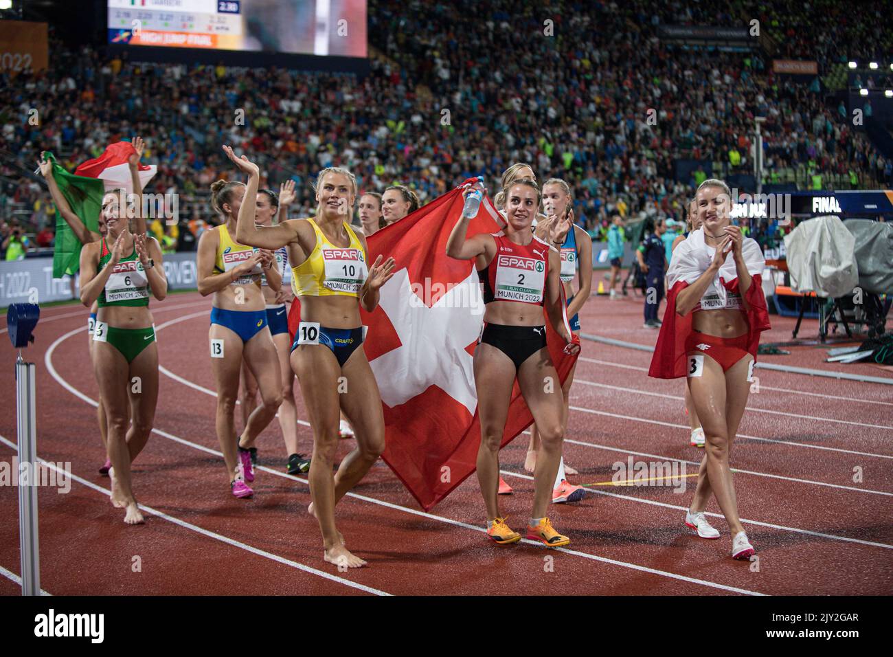 Group of finalist girls of the heptathlon of the European Athletics ...